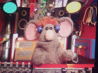 Jet Set Mom: Where is Warehouse Mouse?