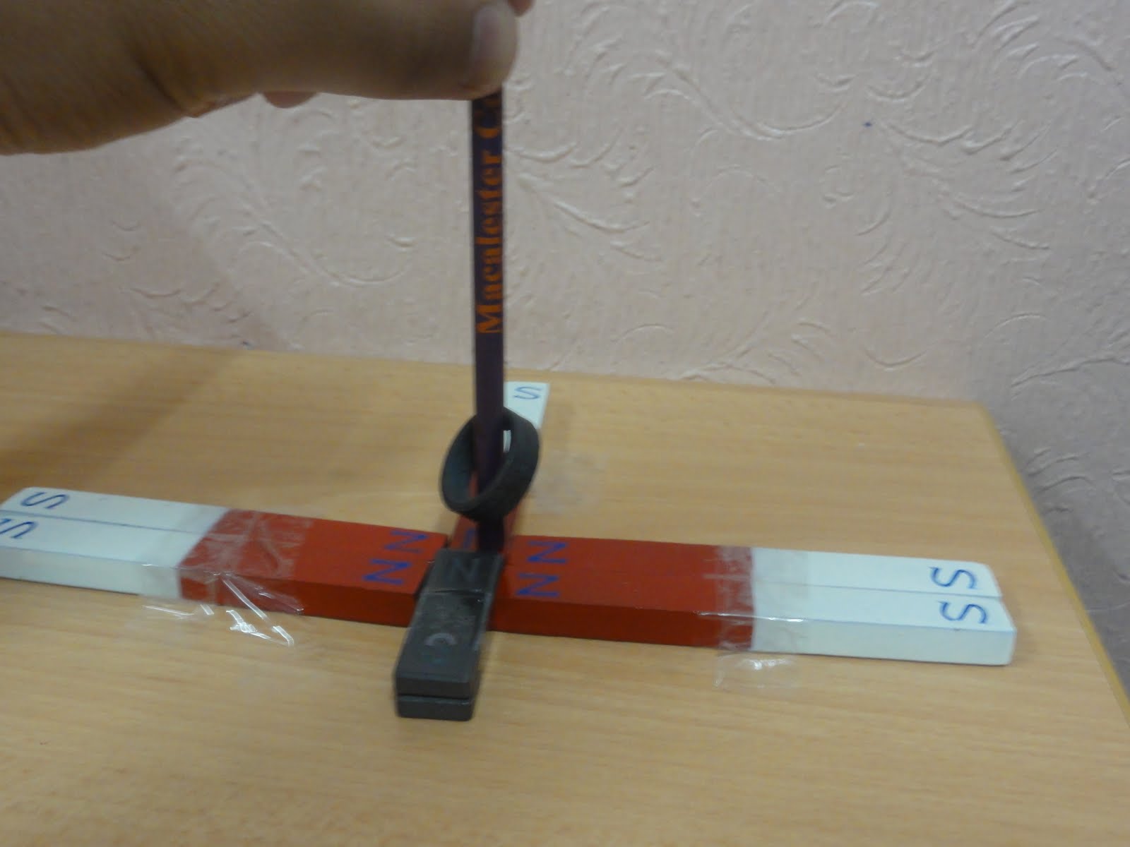 Science Project LC2 - Magnetic levitation