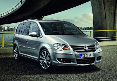 Volkswagen Touran R-Line Edition | Quatro rodas e um volante!