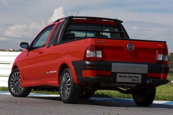 Fiat Strada Sporting | Quatro rodas e um volante!