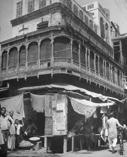 Glimpses of City Life in Old Lahore • We Blog The World