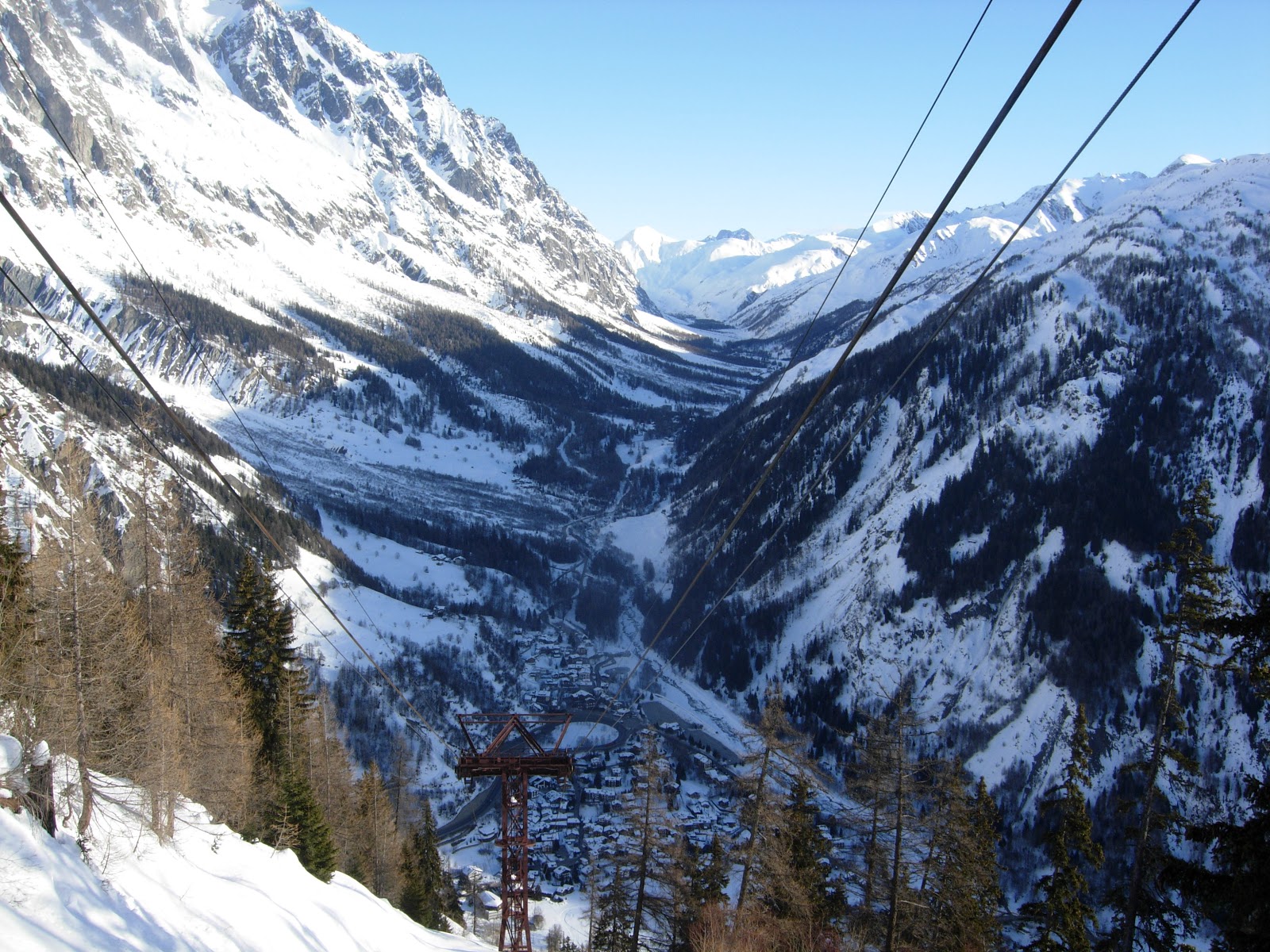 Chamonix: Skiing In Italy~Courmayeur