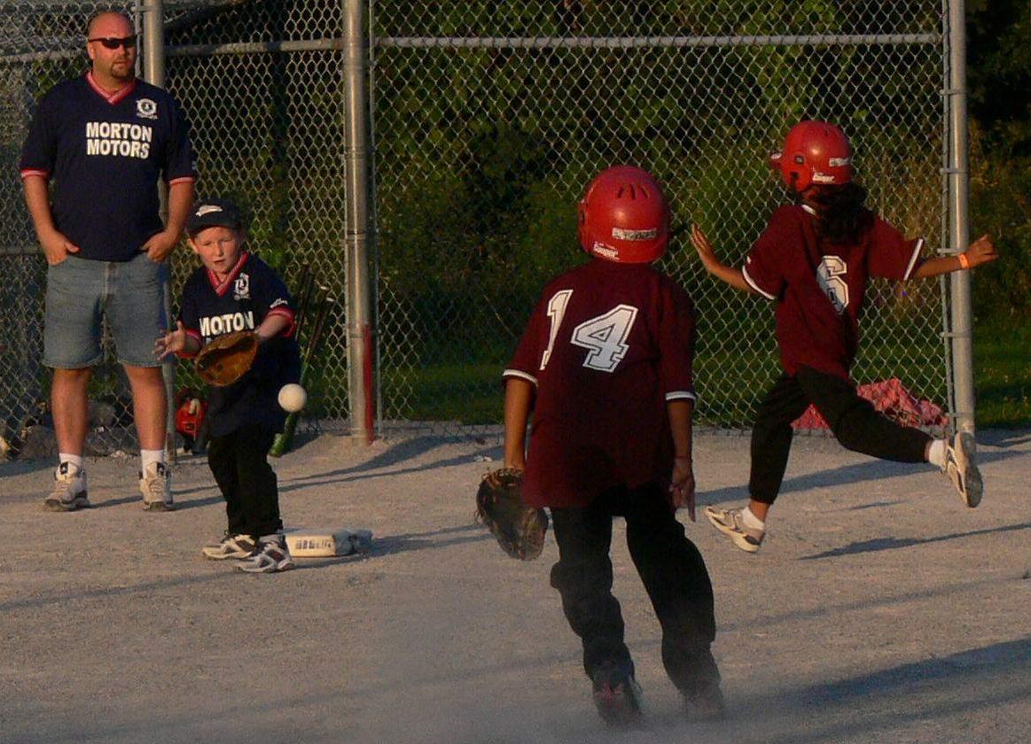 Alderwood Softball Archives: Action Shots