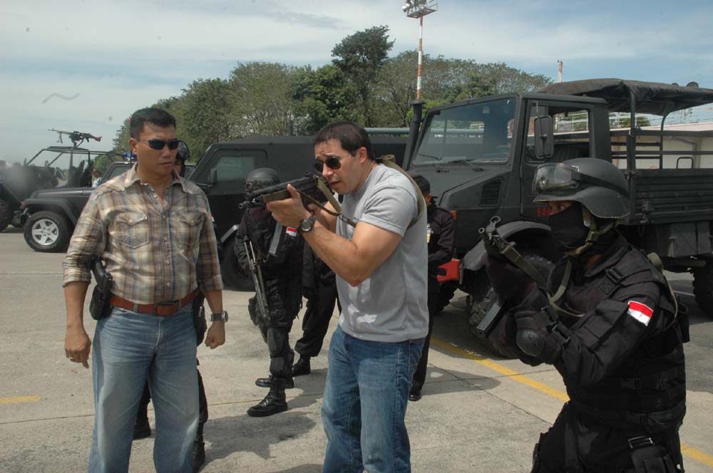 Berita HanKam: Kopaska TNI AL Latihan di Bandara Internasional Juanda