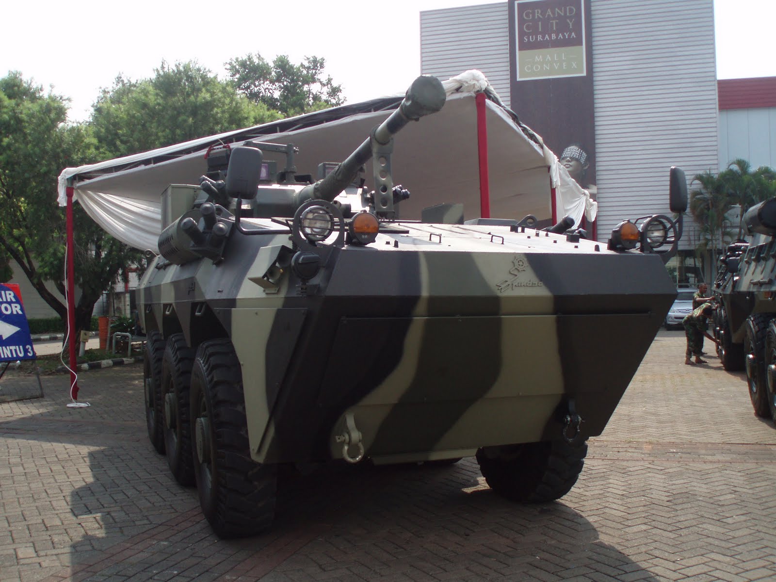 BERBAGAI VARIAN PANSER ANOA 6X6 PINDAD | aneka10