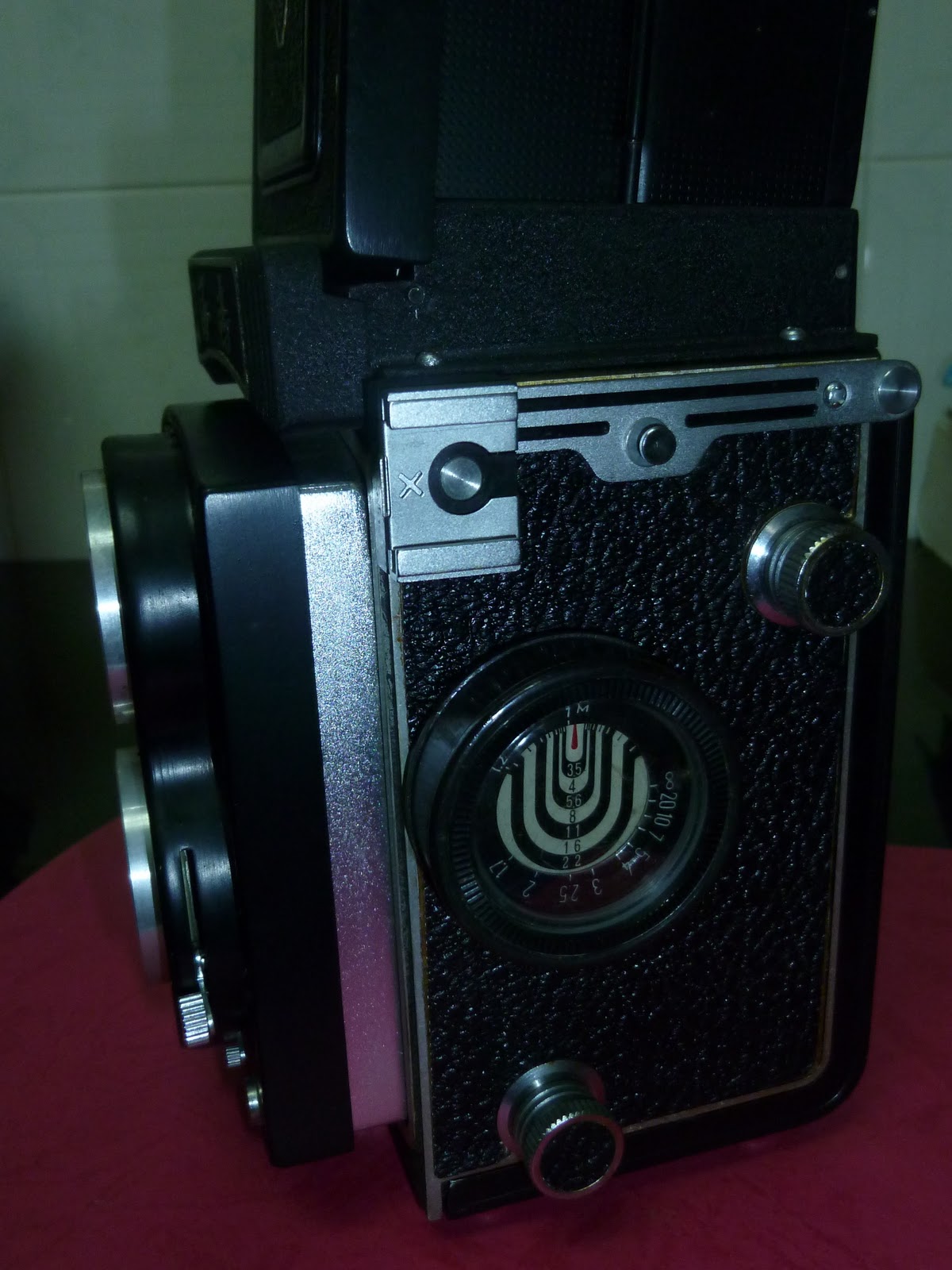 COLLECTIBLE CURIO: Vintage Chinese Twin Lens Reflex Medium Format ...