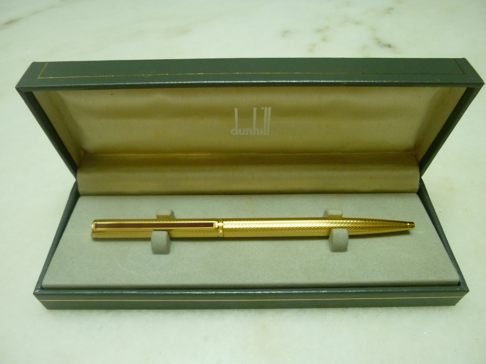 COLLECTIBLE CURIO: Vintage Dunhill 1980's Gold Plated & Lacquer ...