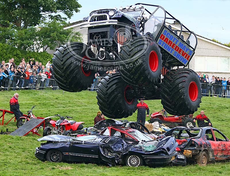 James Gunn Photography: Scott May's Daredevil Stunt Show