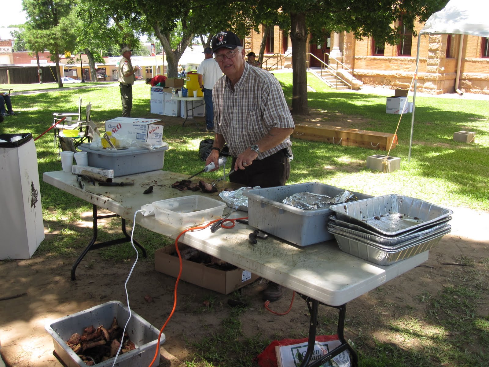 Man Up: Tales of Texas BBQ™: Miiller's Llano Smokehouse & Llano town square