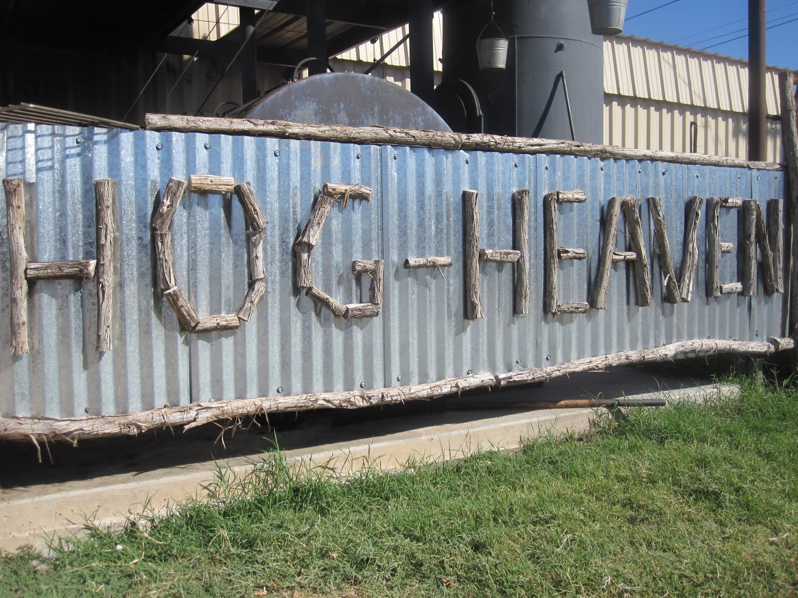 Man Up: Tales of Texas BBQ™: The rest from Hog Heaven BBQ House (Big ...