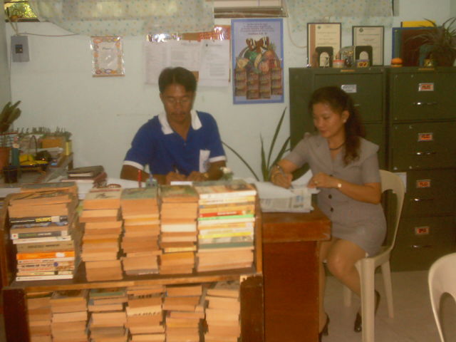 DMMMSU-SLUC LIBRARY: 04/18/10