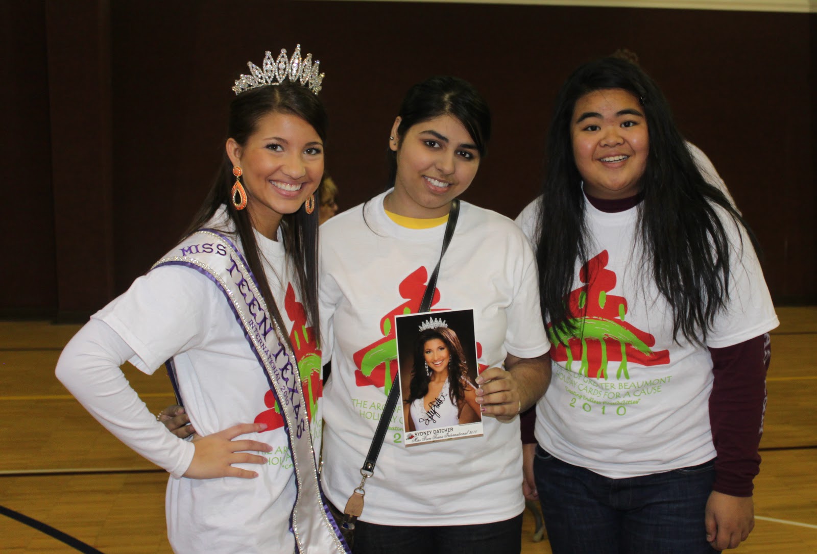 Sydney Datcher's Blog: Beaumont's Holiday "Cards for a Cause"