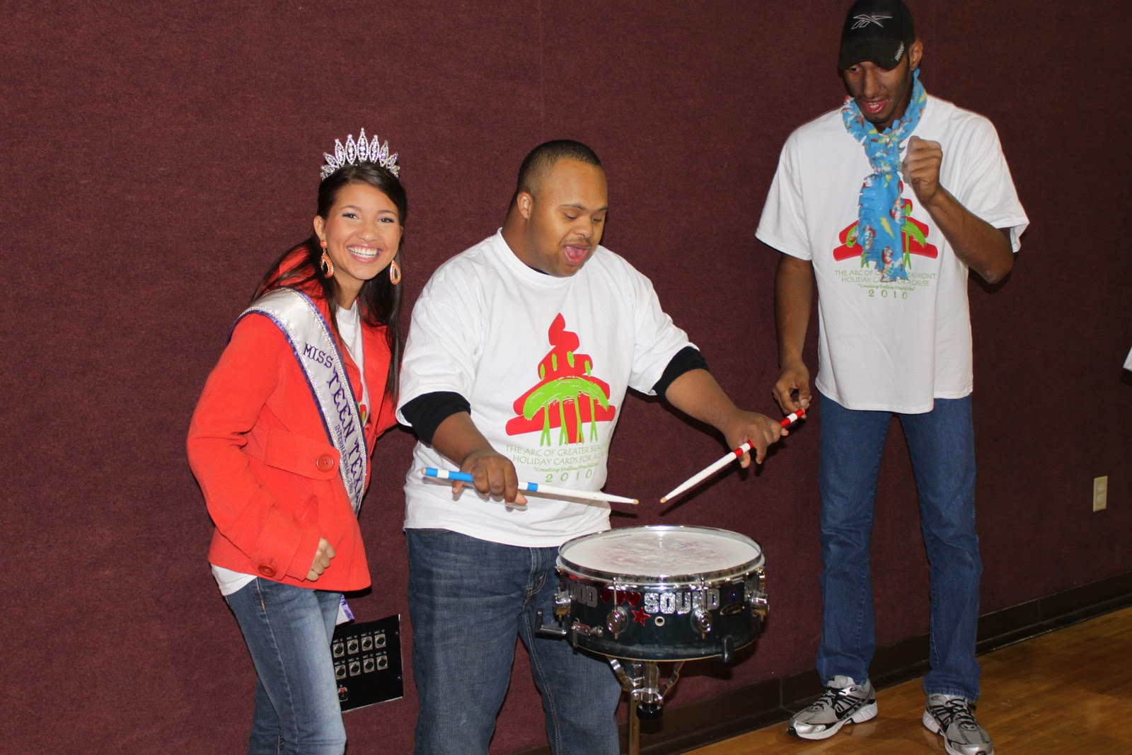 Sydney Datcher's Blog: Beaumont's Holiday "Cards for a Cause"