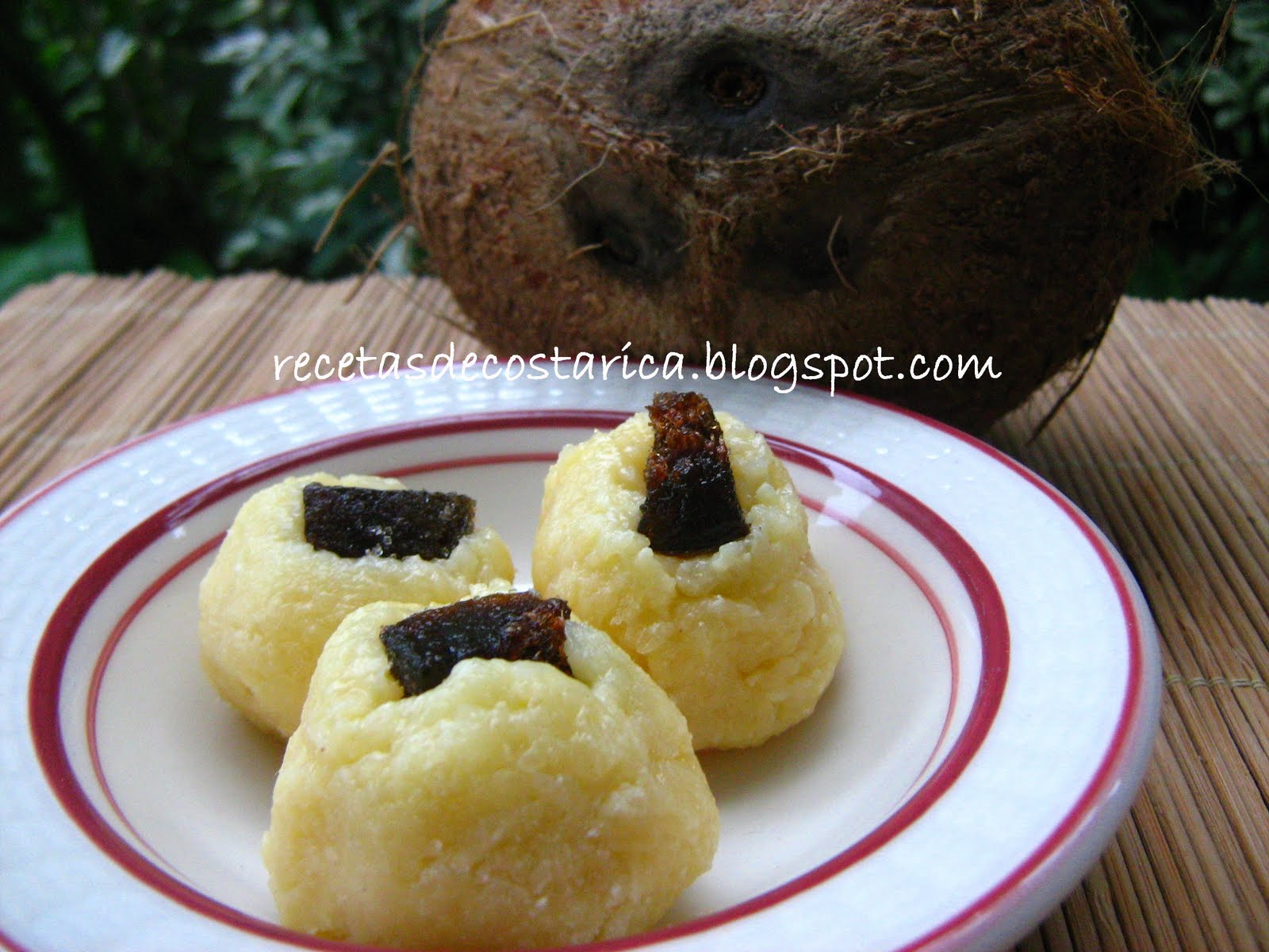 Cocina Costarricense: cajetas de coco y leche