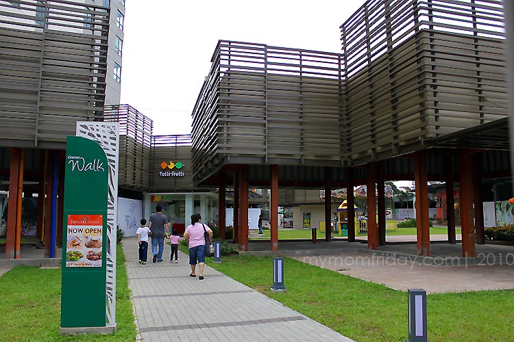 My Mom-Friday: Day-Out At Eton Centris Walk