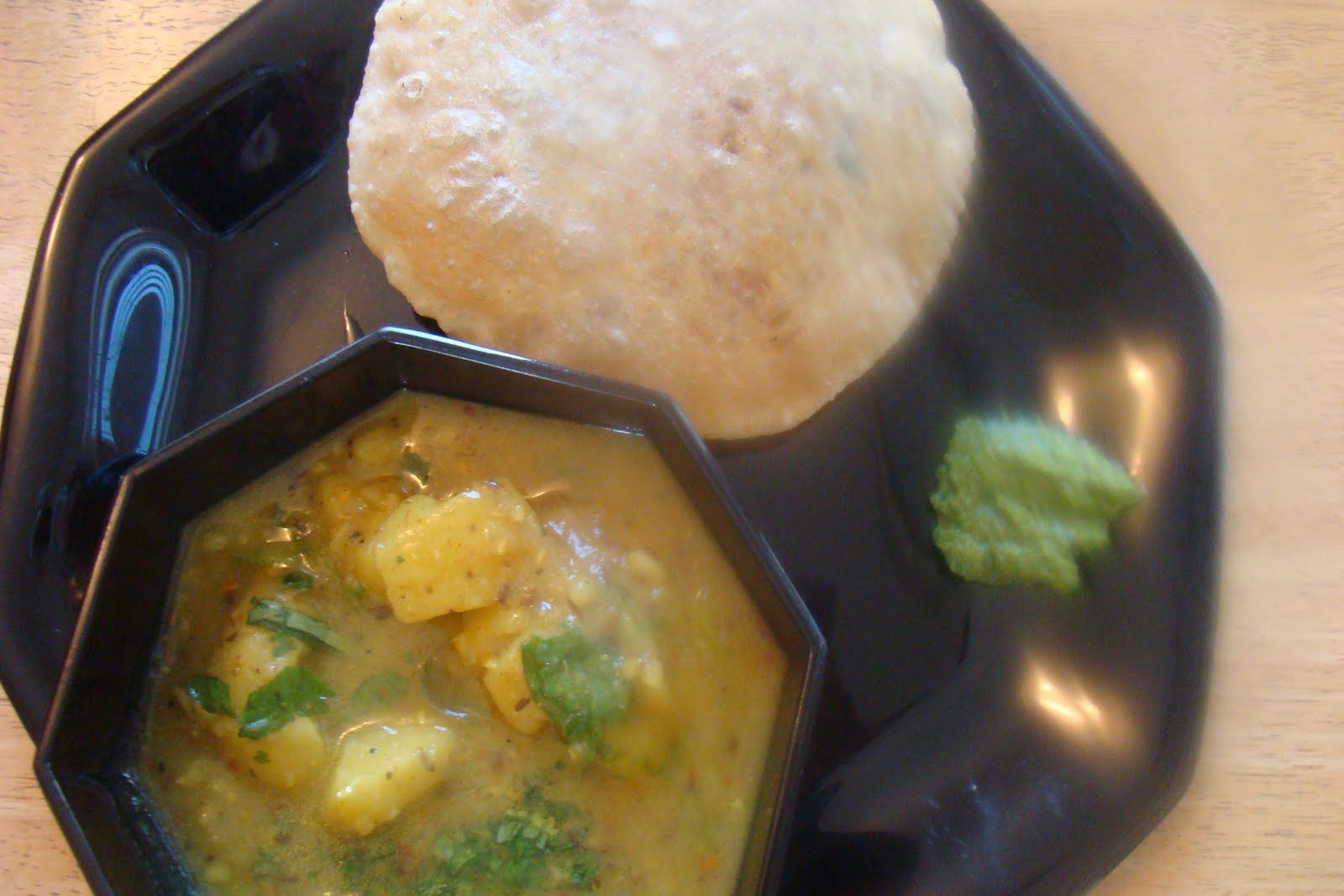 My Favorite Recipes Collection: Bedai with Potato Sabji
