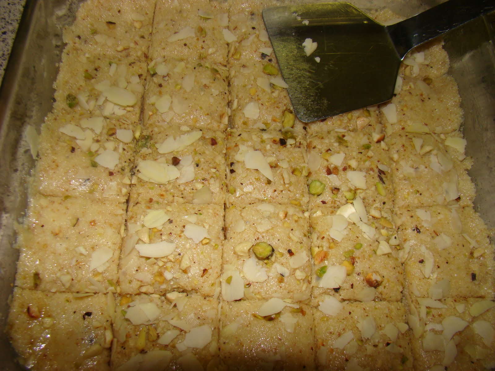 My Favorite Recipes Collection: Quick Sooji (Cream of Wheat) Burfi