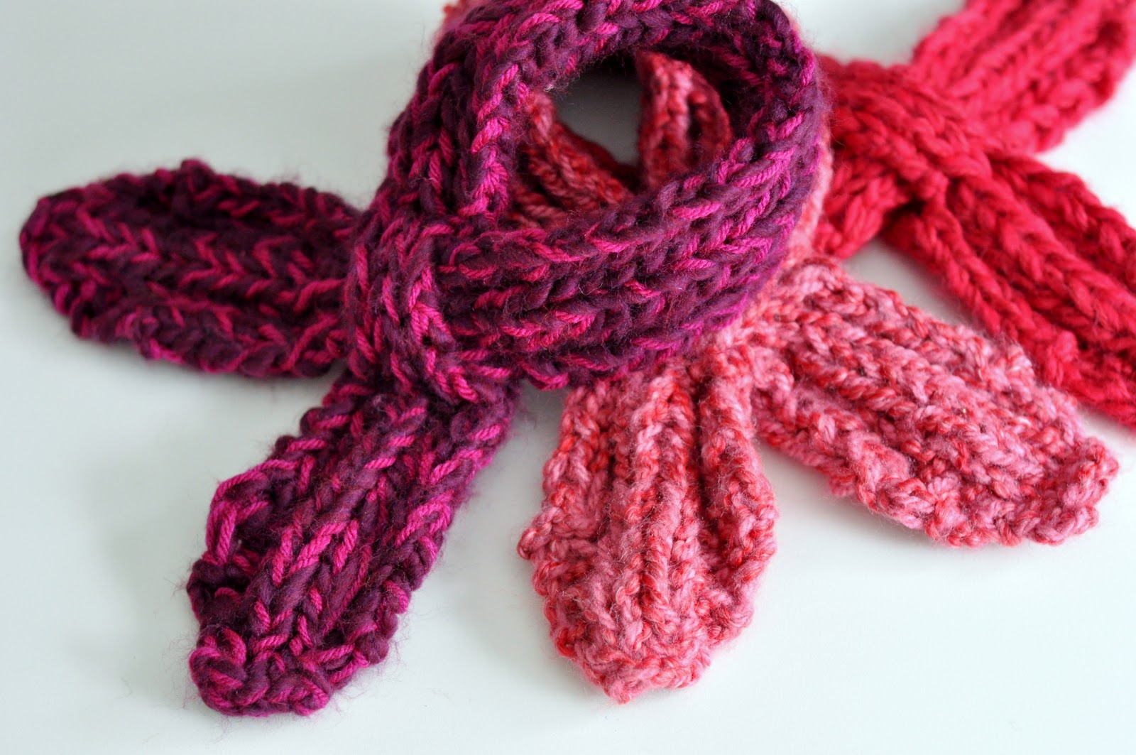 Aesthetic Nest: Knitting: Looped Scarflette Pattern