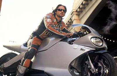 Cena do filme “Fúria em duas rodas”