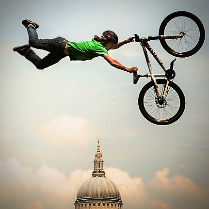 Xbox 360 Gaming!: Bmxing.