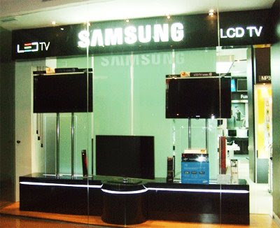 All of qups in Indonesia: Window Display in Samsung Brand Shop of ...