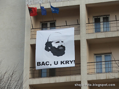 FOTO TE V.I.P. SHQIPTAR: BAC, U KRY! (Adem Jashari)