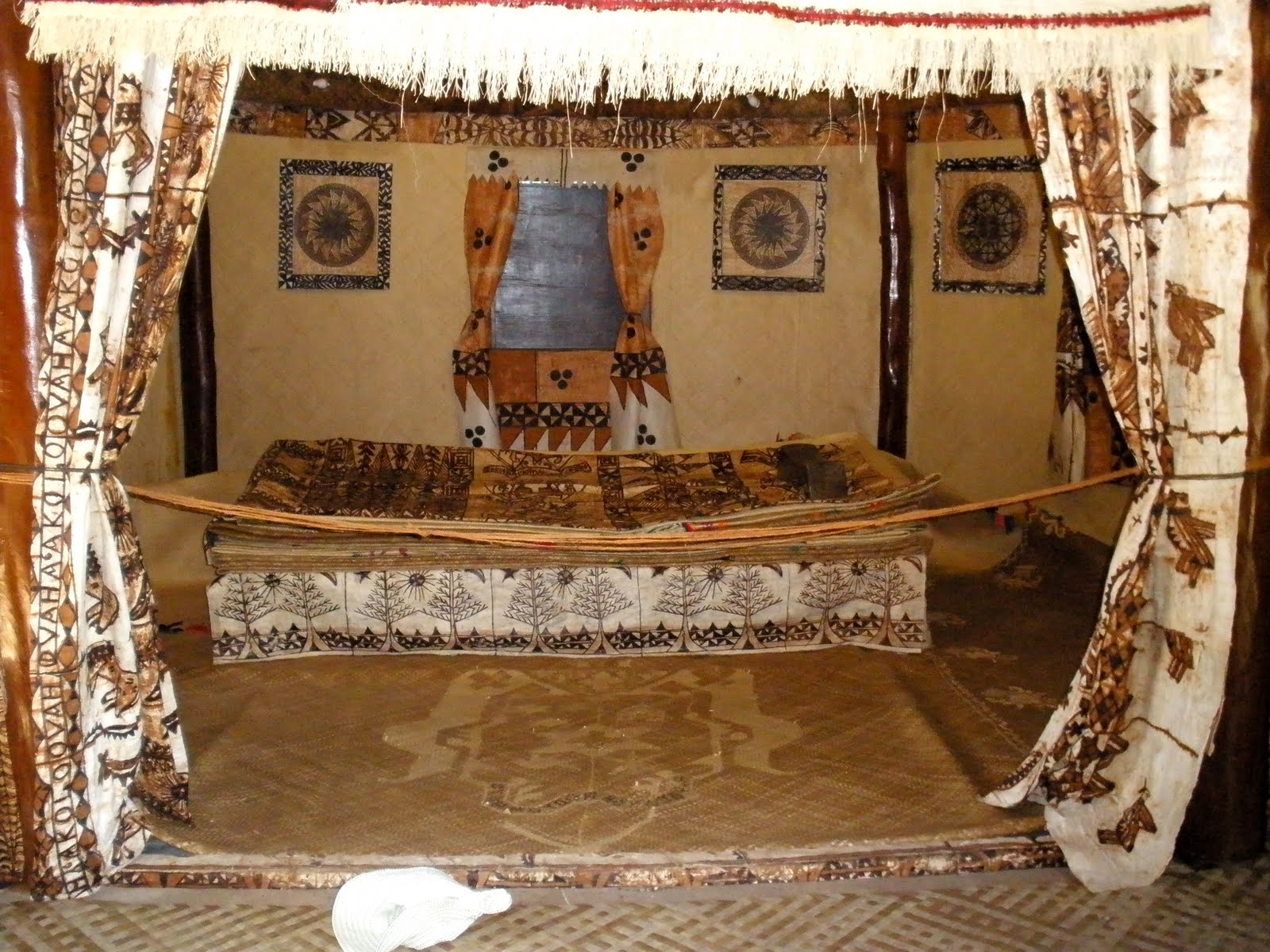 A Note of Friendship: Tongan Tapa Cloth