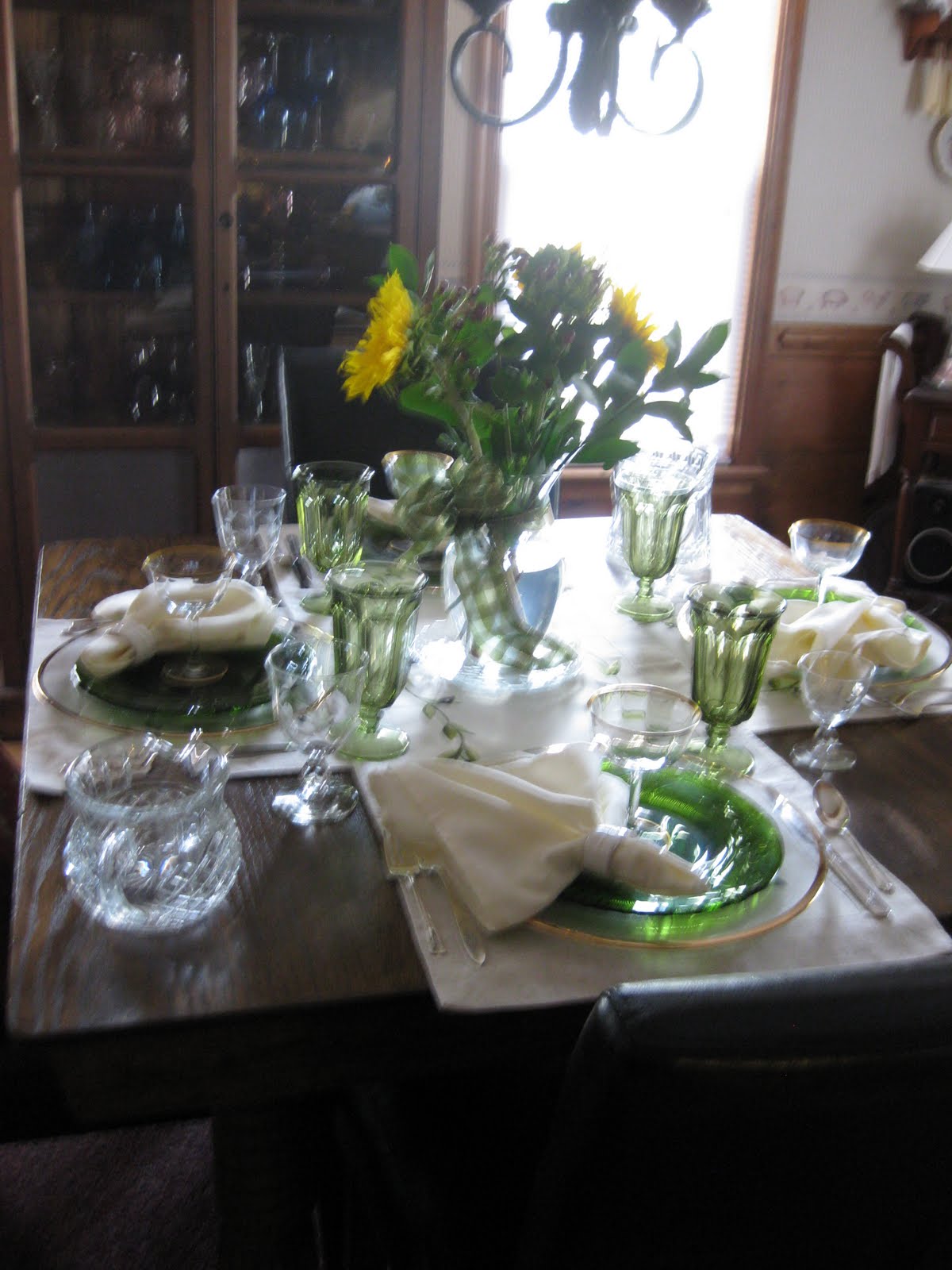 Mid-Atlantic Martha: Tablescape Thursday - My Big Fat Greek Tablescape