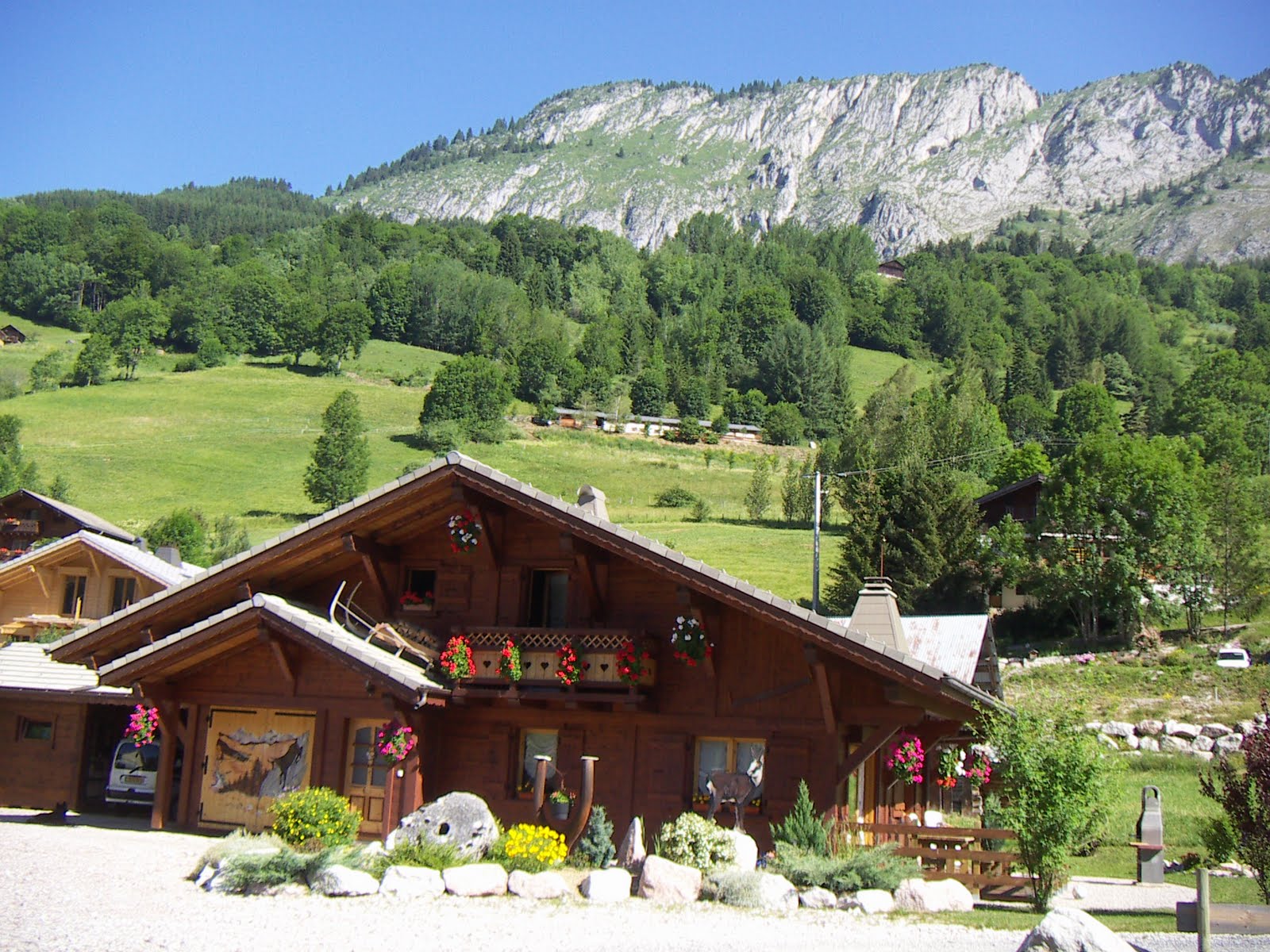 association abondance demain: Abondance village charmant