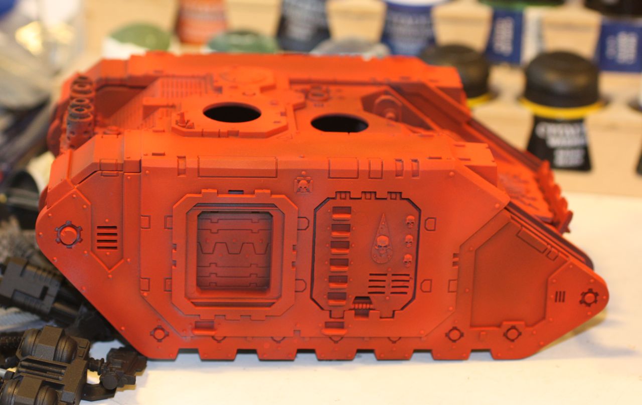 40k Hobby Blog: Pre-Shading BA Tanks Before Air Brushing