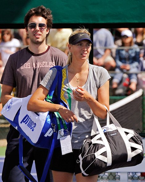 WTA Tour Insights: Maria Sharapova, engaged.