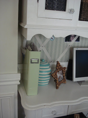 White Wood : Salvaged Kitchen Computer Nook