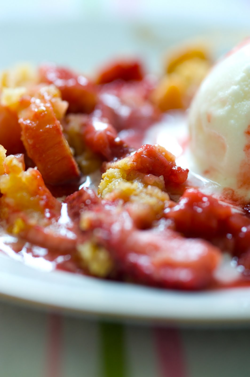 Simple Summer Crumble With Kat Odell, Editor of Eater LA | HuffPost Life