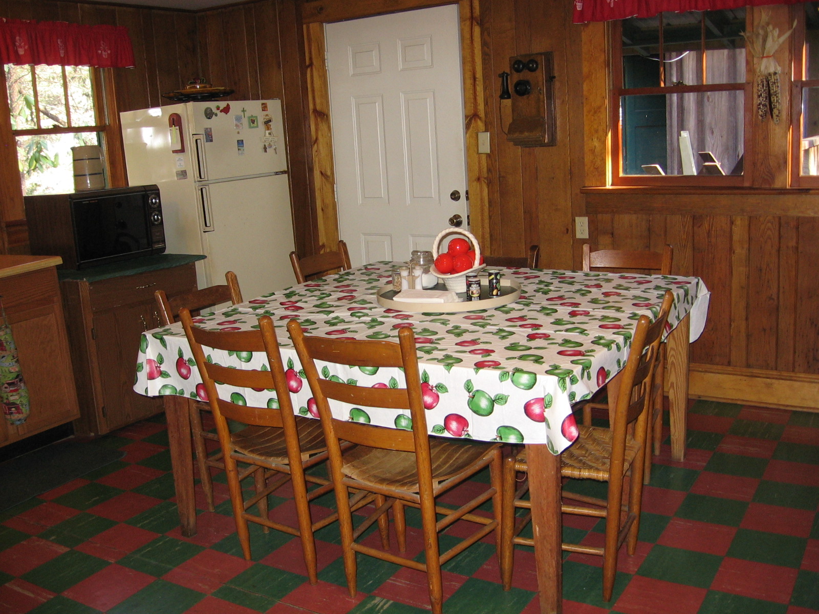 Cooper Cabin at Cruso: The Cooper Cabin at Cruso, NC