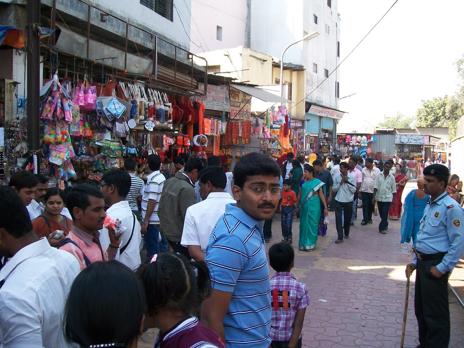 Life - A Journey of Journeys: One day visit to Shirdi