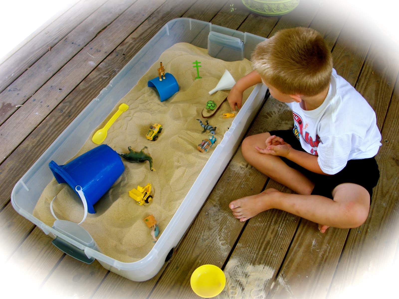Funmoms: Move: No-Fuss Sandbox