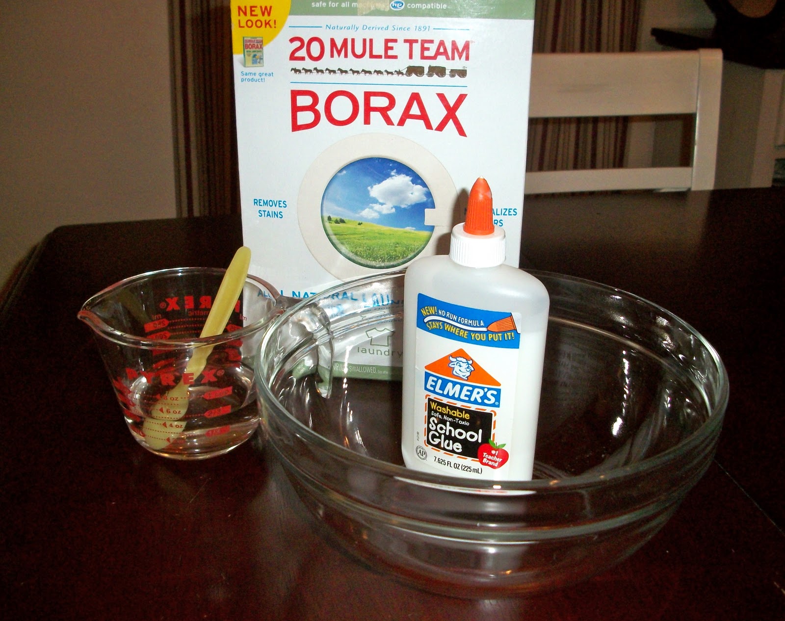 Funmoms: Make: Super-Duper Slime!