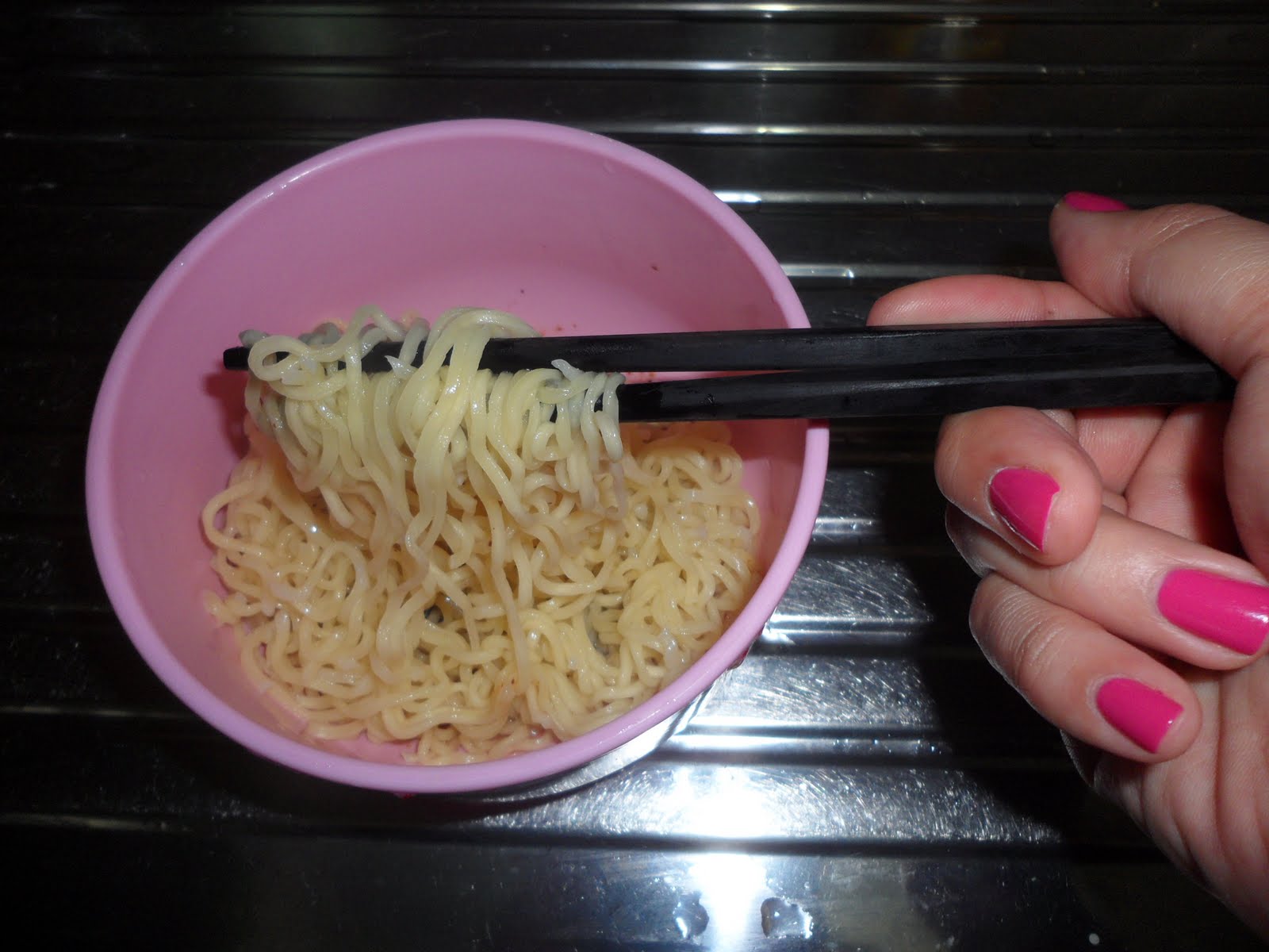 jasminetay.blogspot.com: How to cook (and eat) Indomie!