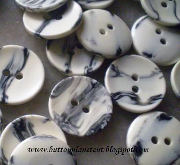Button Planet Enterprise (SA0196331-A): Marble look buttons