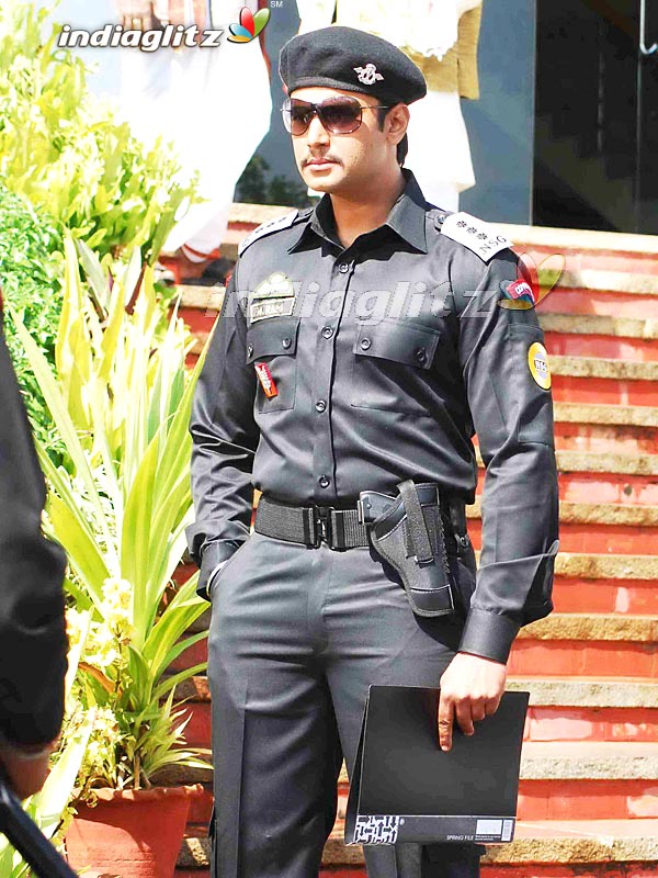 CHALLENGING STAR DARSHAN: Yodha----------------Darshan and Nikitha