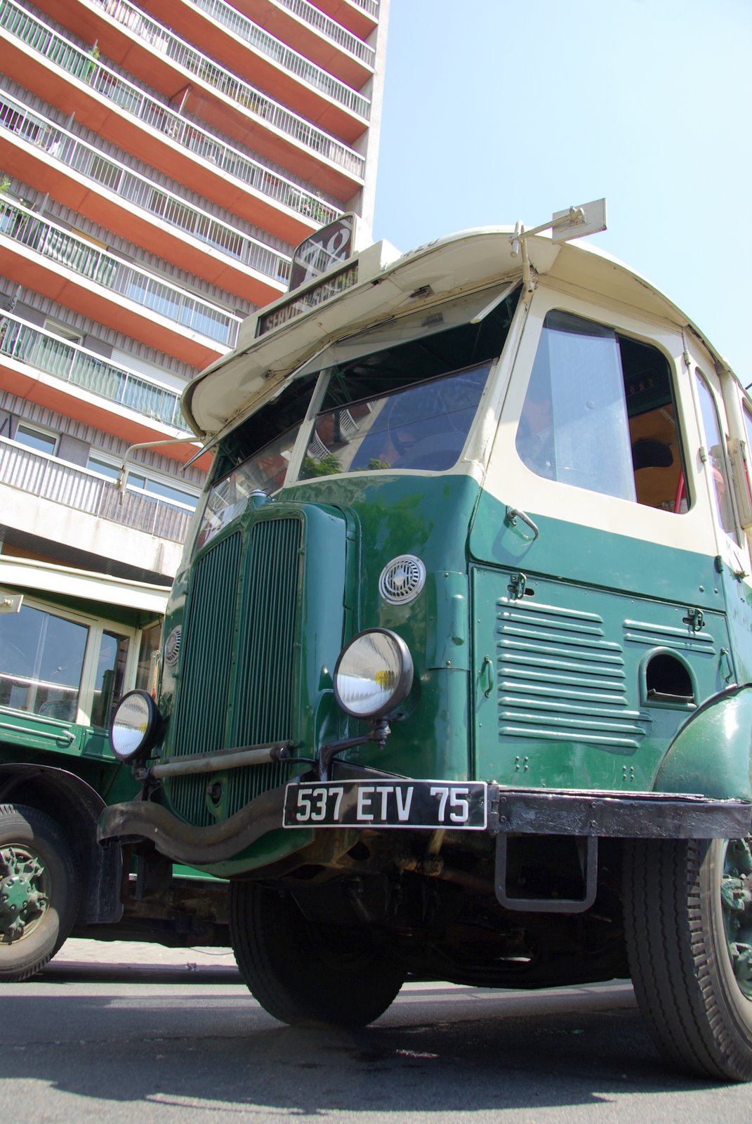 ParisDailyPhoto: Old Bus