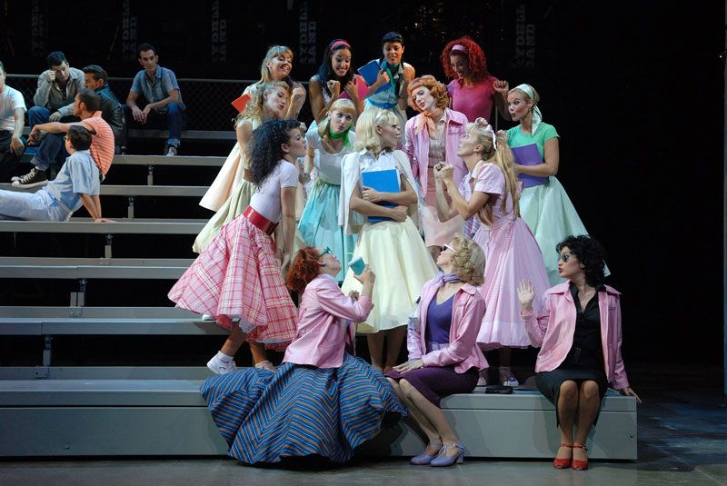 Ropa Elite, última moda: Faldas tipo grease