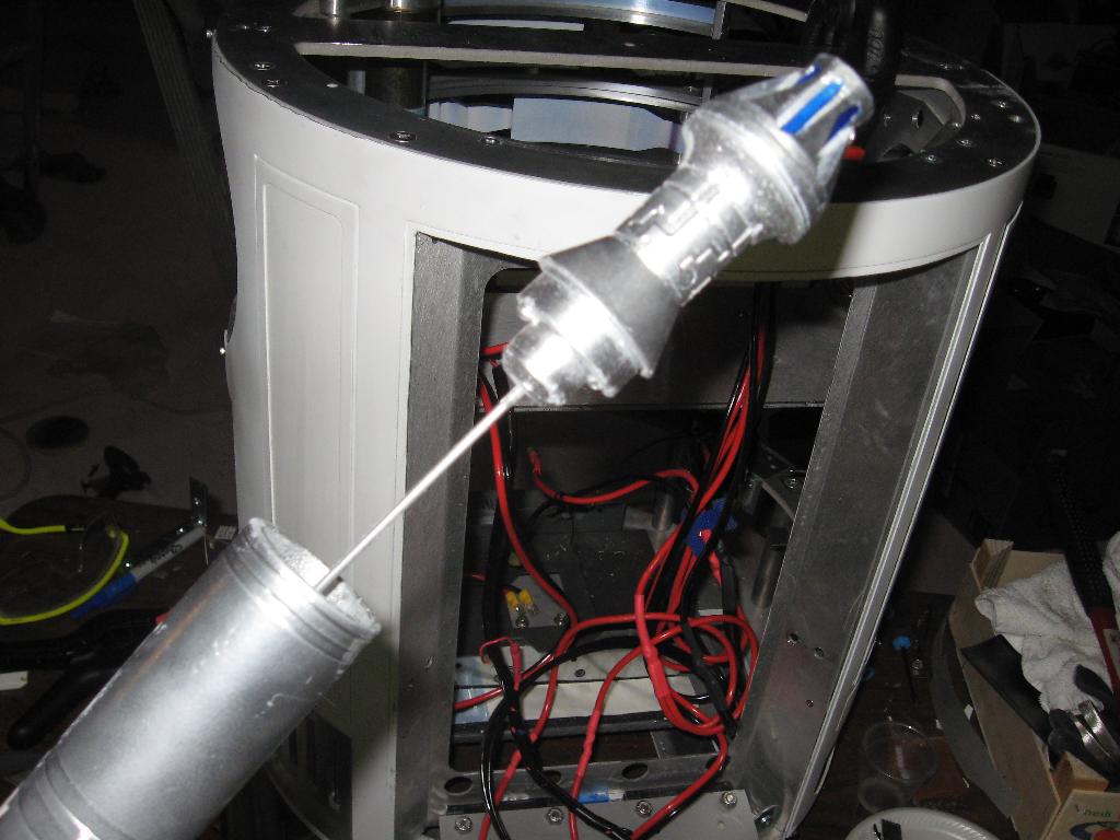 Paul's R2-D2 Project: More skin upgrade work plus the cpu arm