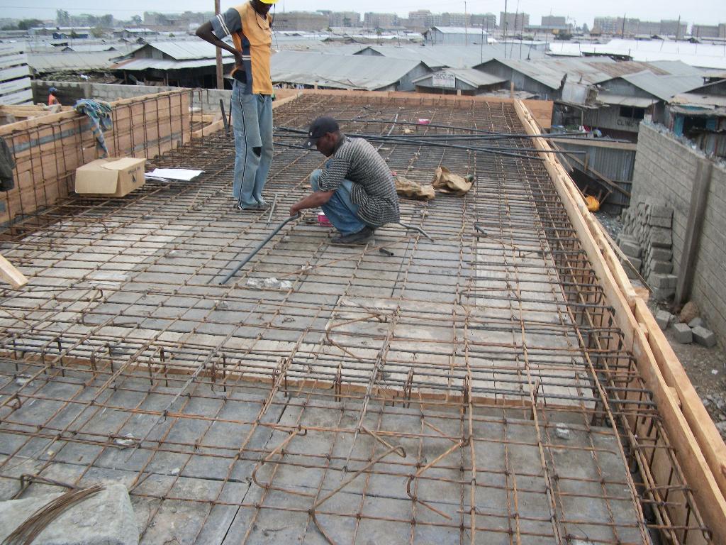 The Global Studio: SIDAREC 7-8-2010 forming second floor and stairs to ...