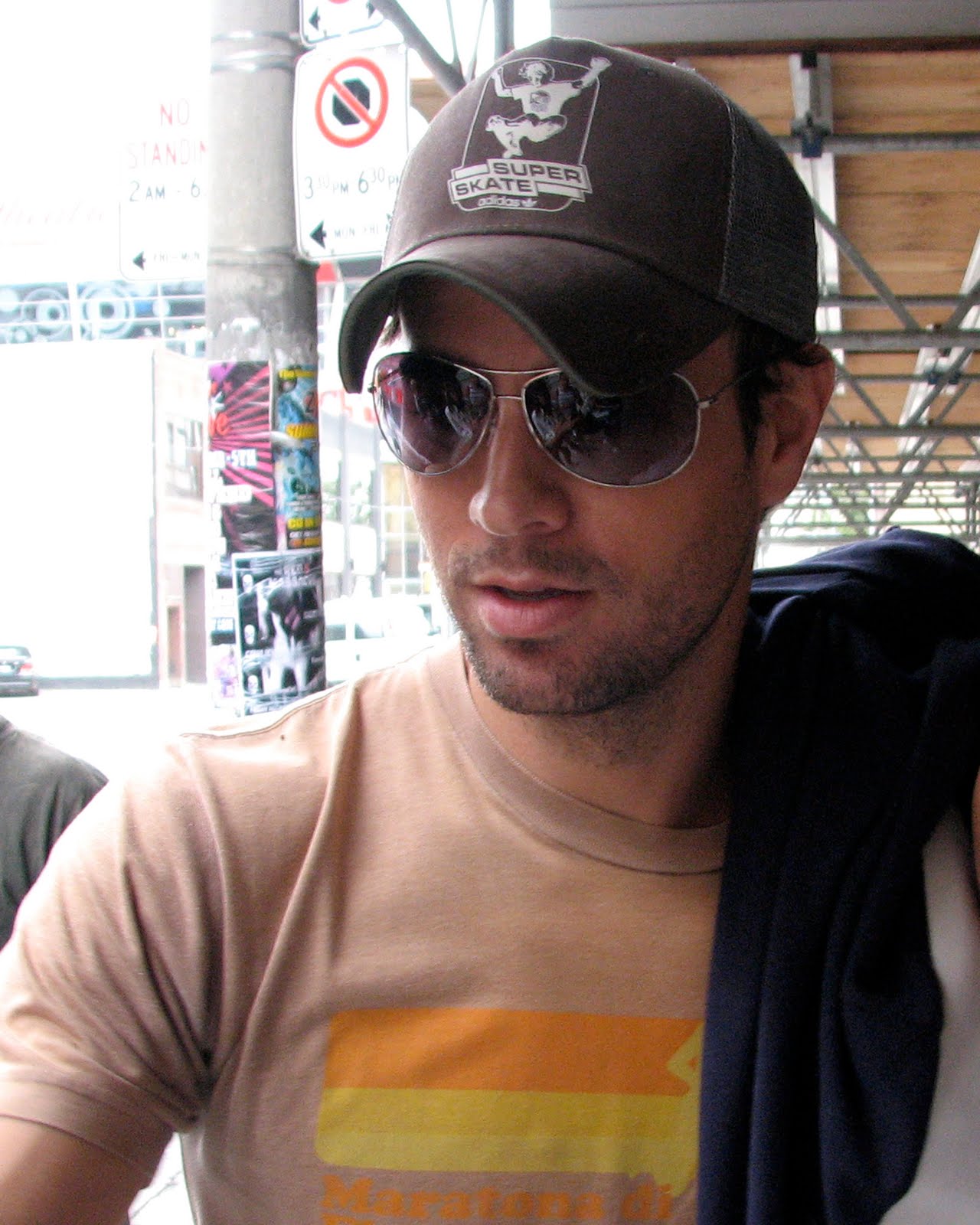 MR. WILL-W.:POP MAVEN: ENRIQUE IGLESIAS IN TORONTO AT CHUM-FM (MORE PICS)