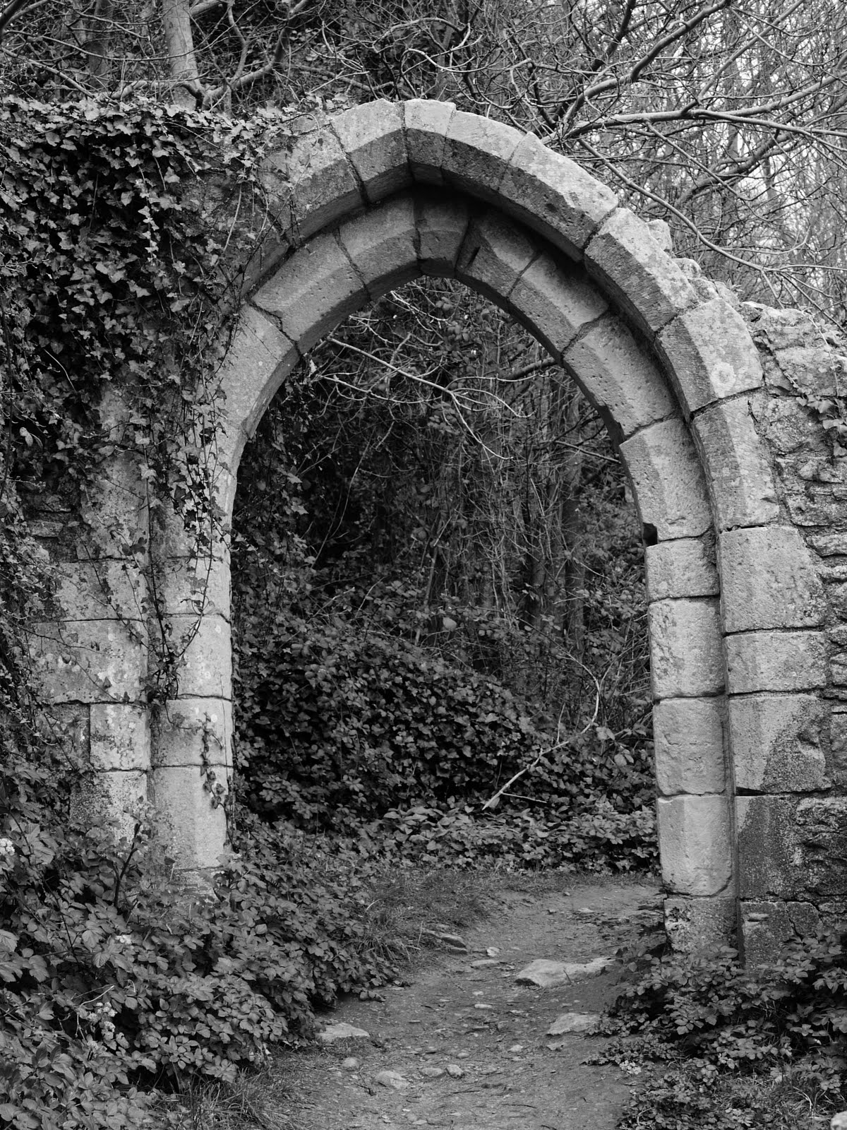 AURA OF PAST SHADOWS: THE ARCHWAY.