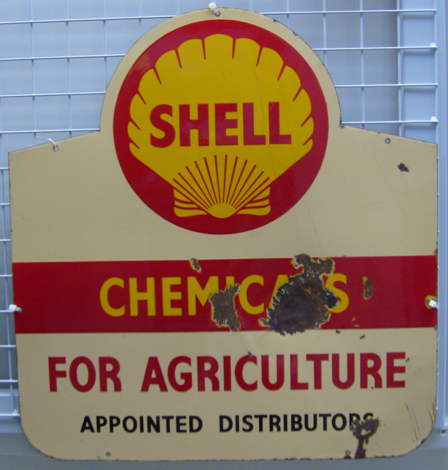 Collecting 20thc Rural Culture: Shell Chemicals, enamelled sign, 1960s