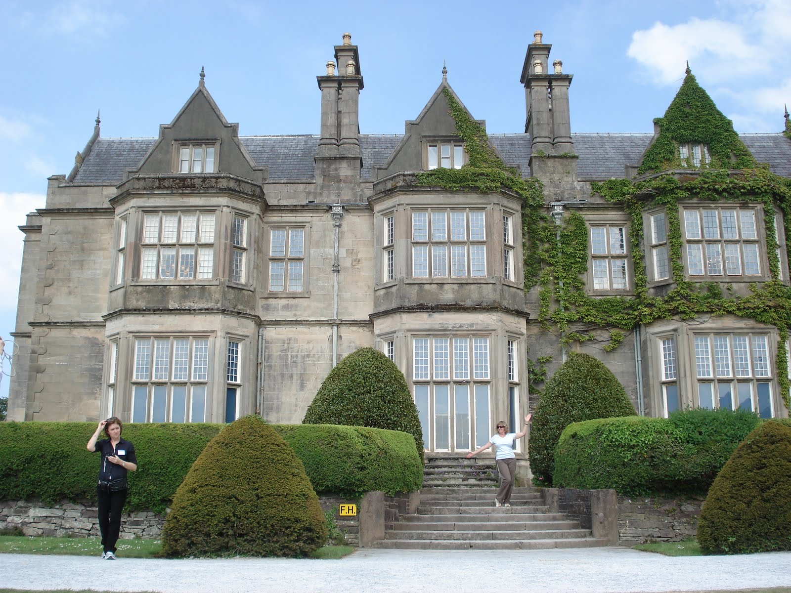 Womens Travel Network.ca: Blarney Castle, Muckross House and Killarney