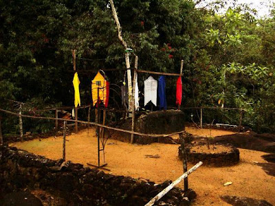 Sri lankan's photo Gallery: Pimbura Hill Temple