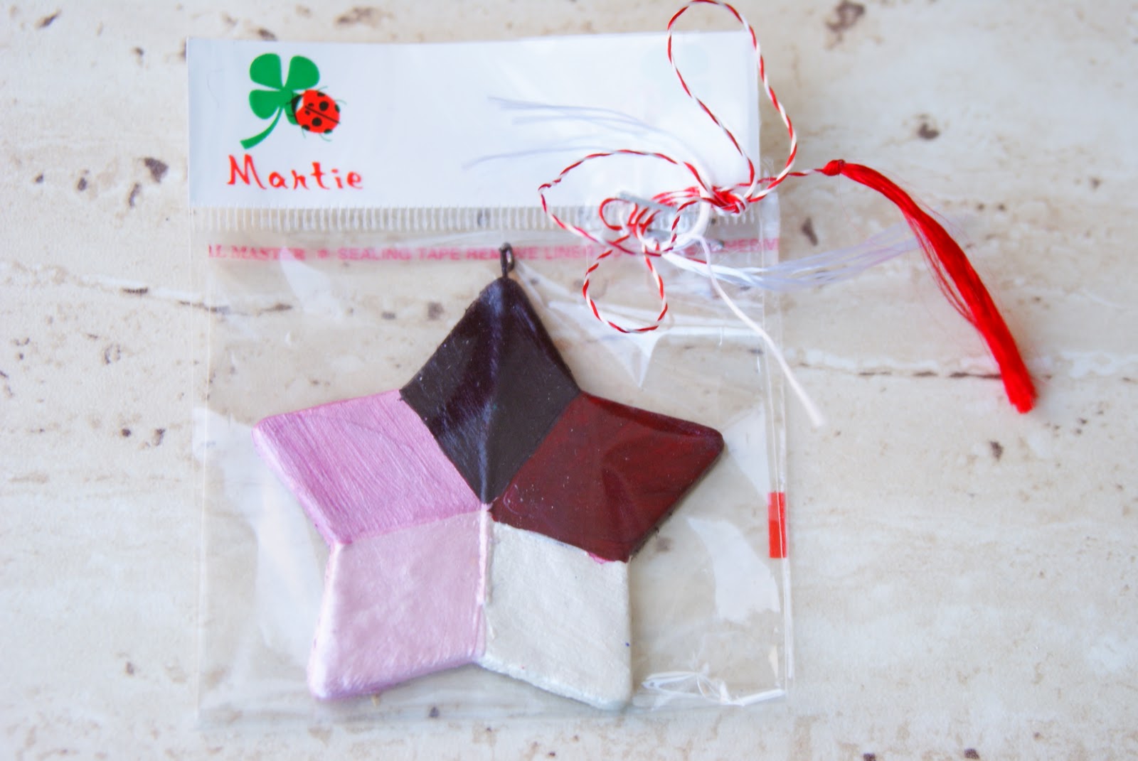 Magazinul de bijuterii: Martisoare vesele si haioase